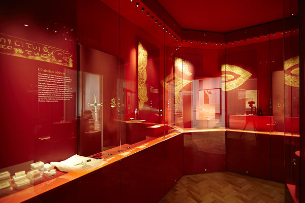 Secrets of the Staffordshire Hoard: Skills of the Saxon smiths revealed ...